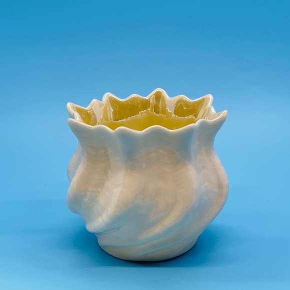 Belleek | Accents | Belleek Neptune Twisted Shell Bowl Vase Yellow ...